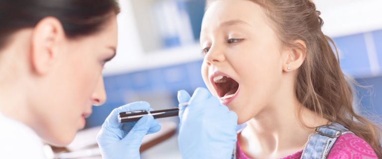 Tjenester, falske mandler (adenoider), operasjon hos Klinikk Strand AS