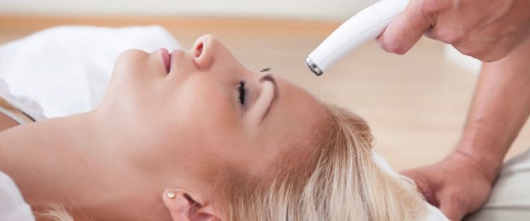 CO2 laser, over øynene (begge hos Novelaklinikken Kristiansand